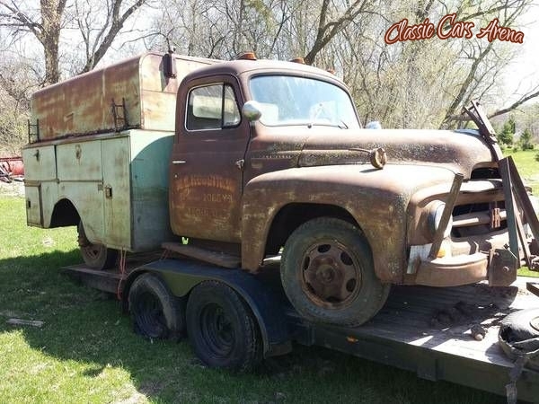 1953 International R130 | ID-7227 | ClassicCarsArena.com