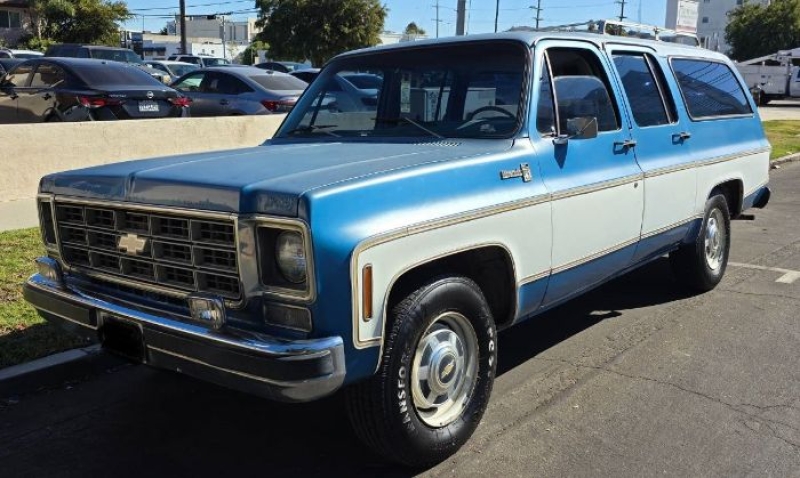 1977 Chevrolet Suburban | ID-136220